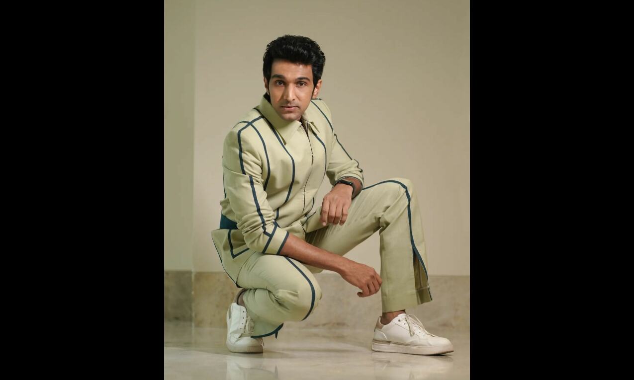 Blessed to play Jyotirao Phule onscreen: Pratik