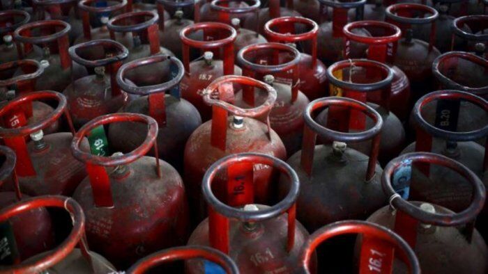 CPI(M) demands rollback in LPG cylinder price hike