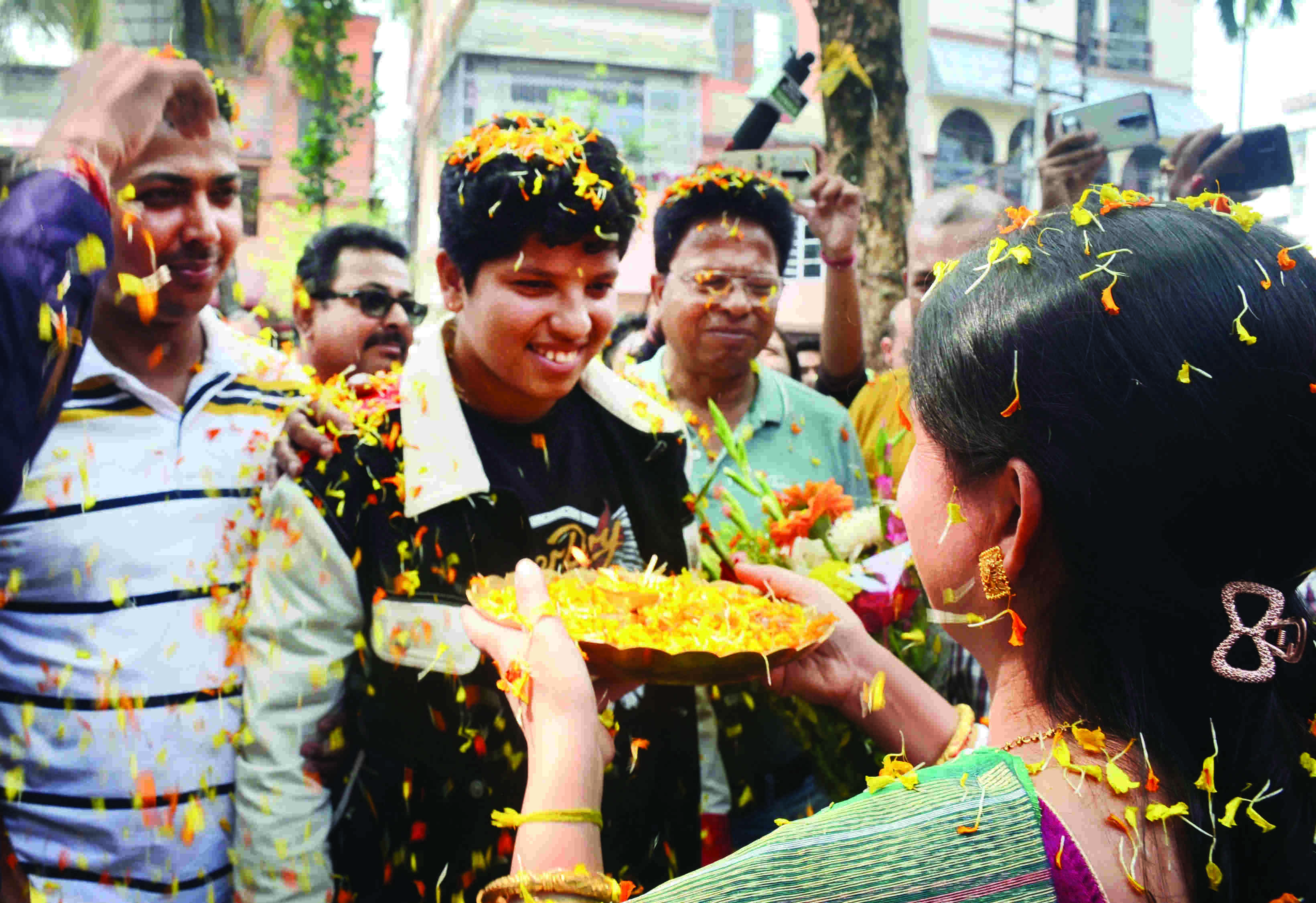 Return of the native: Cricketer Richa Ghosh receives warm welcome in ...