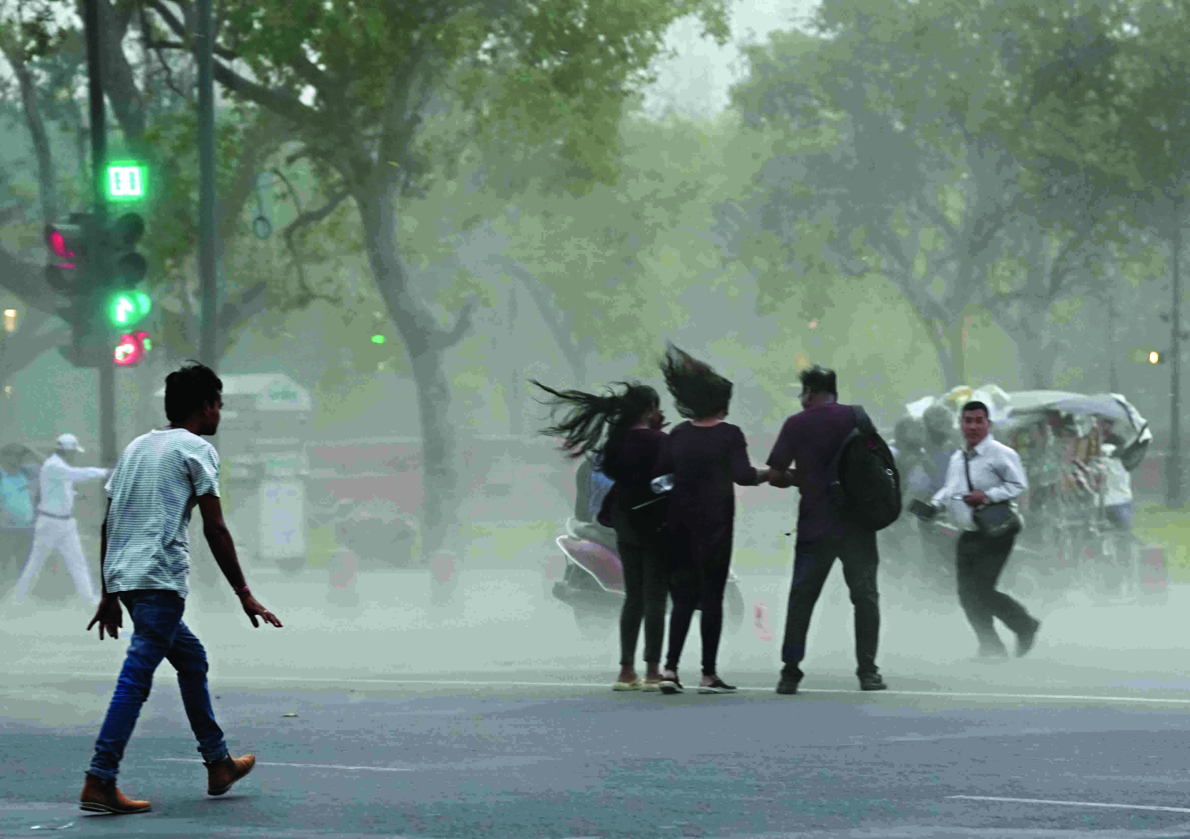 Strong winds sweep parts of city, no heatwave conditions for next 5 days