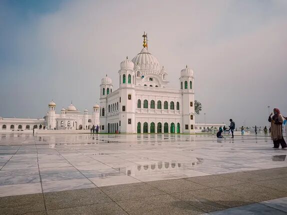 Pilgrimage to Gurdwara Darbar Sahib in Pakistan through Kartarpur ...