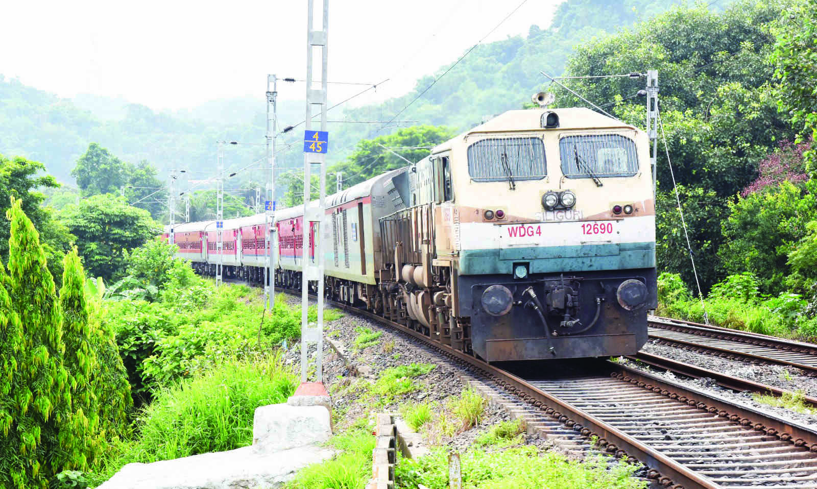 Govt shifts focus from DFC project to railway network enhancement