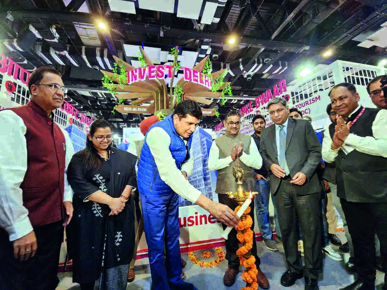 Bharadwaj inaugurates Delhi Pavilion at IITF