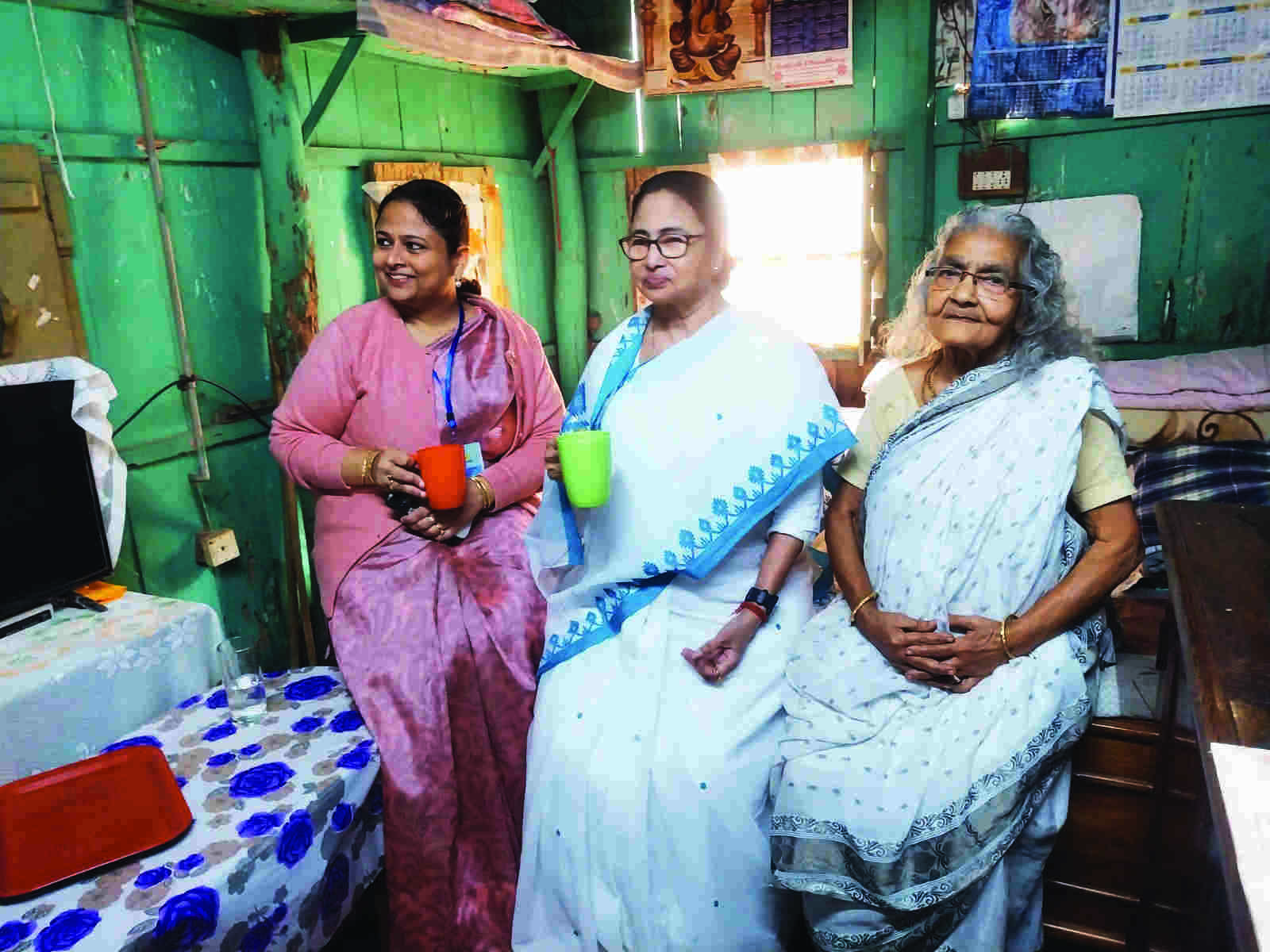 Jalpaiguri: Mamata drops in for a cup of tea at elderly woman’s house