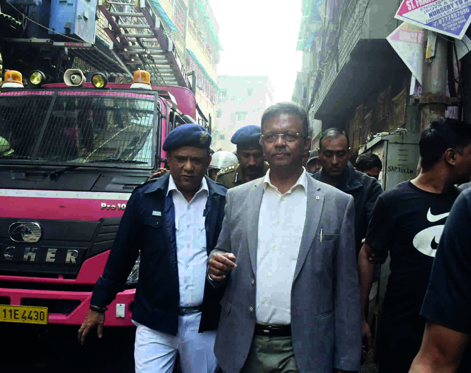 Topsia: Fire breaks out at godown, none injured