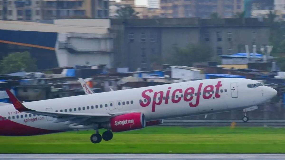 SpiceJet passenger gets stuck in lavatory mid-air for one hour; airline ...