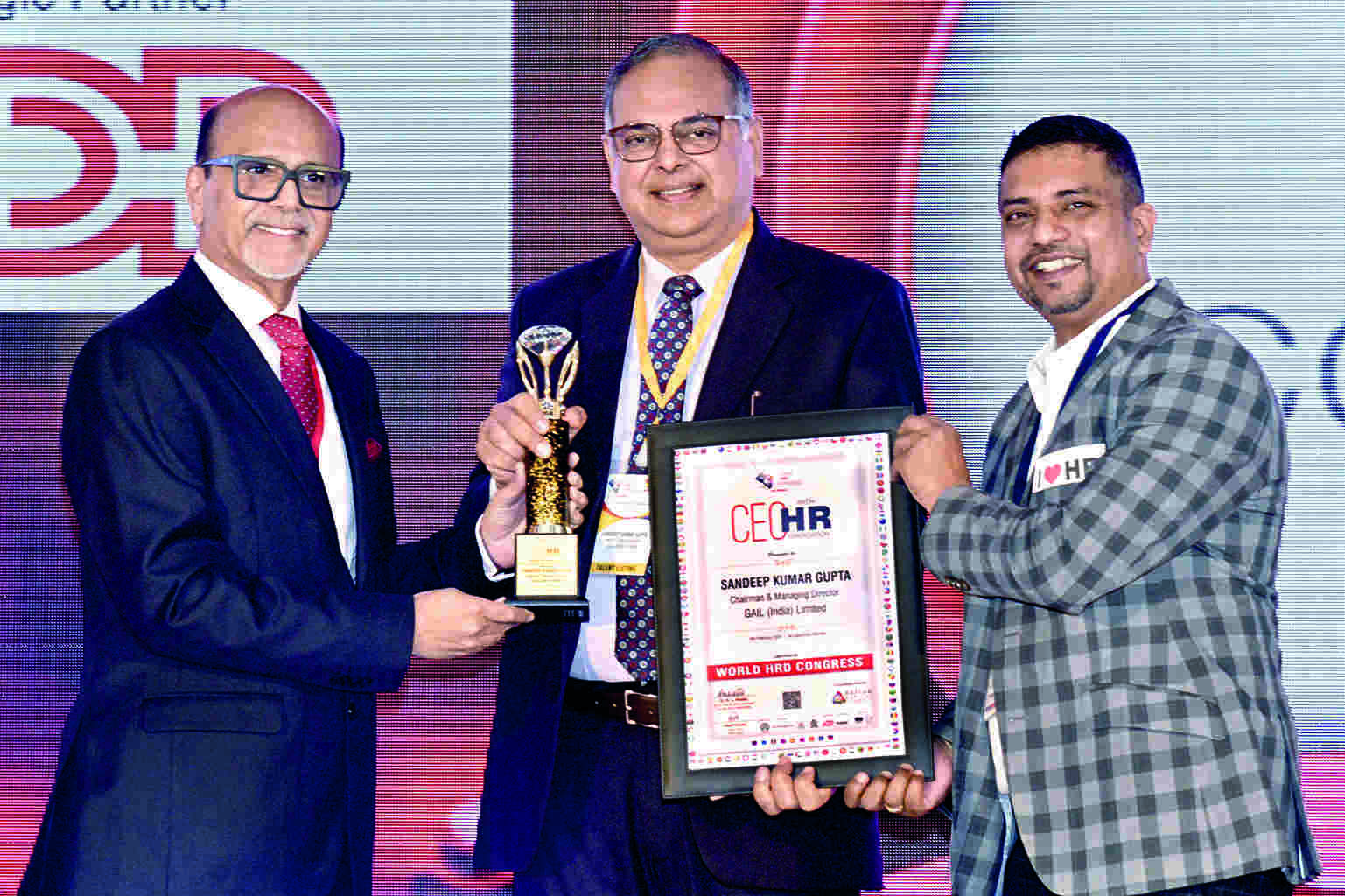 GAIL Chairman & MD conferred ‘CEO with HR Orientation’ award