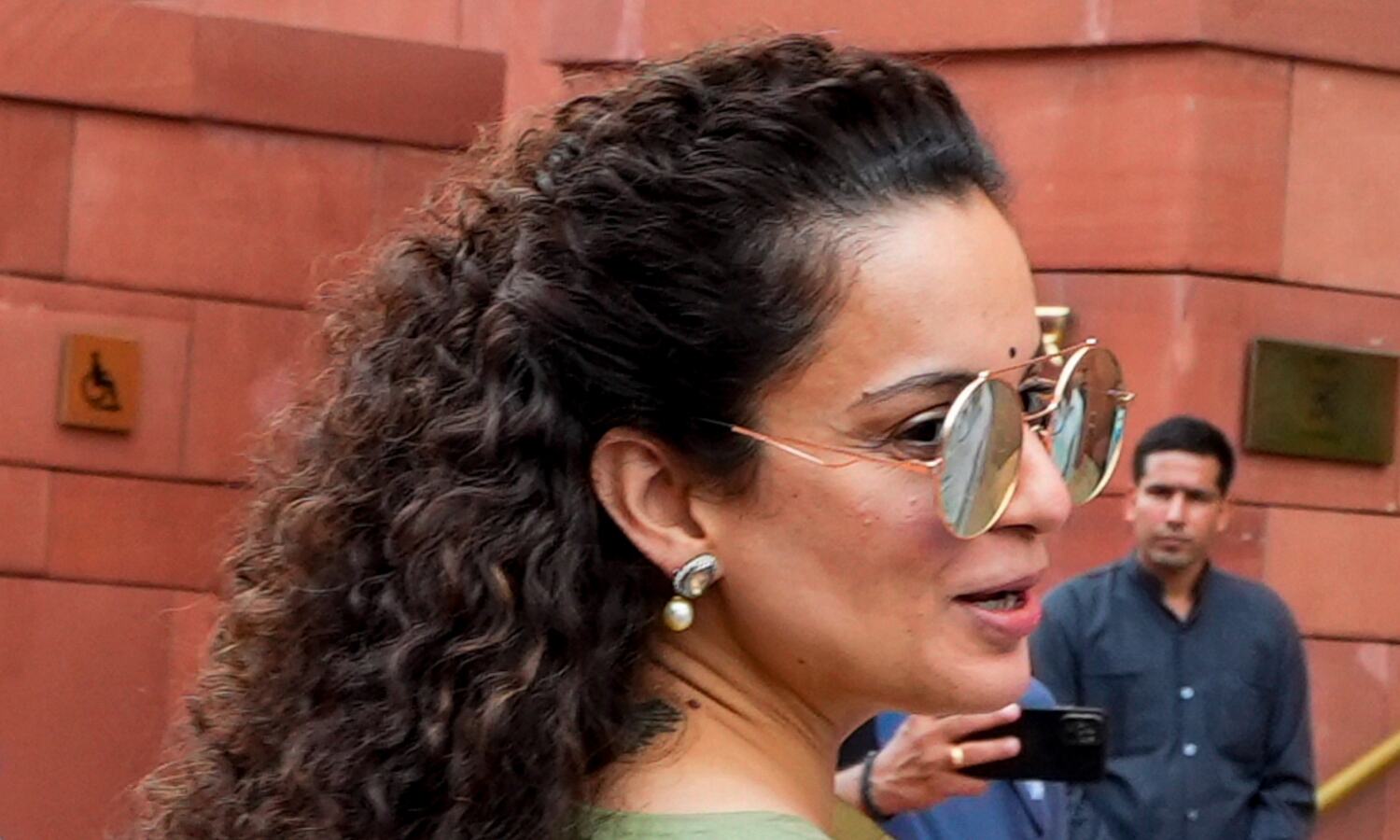 Election of BJP MP Kangana Ranaut challenged, HC issues notice