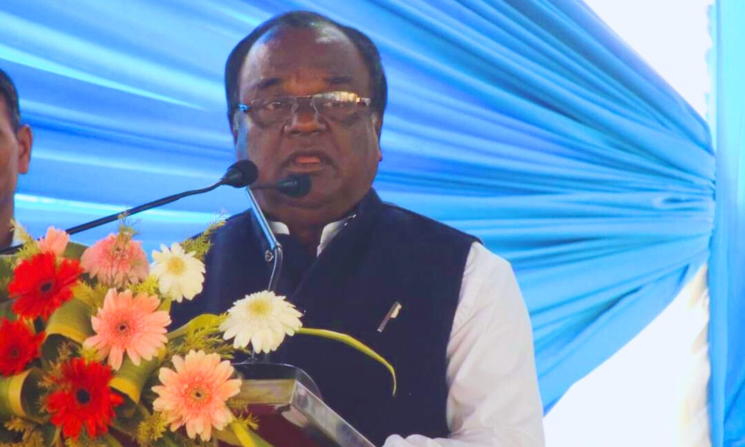 After Champai Soren, ex-JMM MLA Lobin Hembrom joins BJP