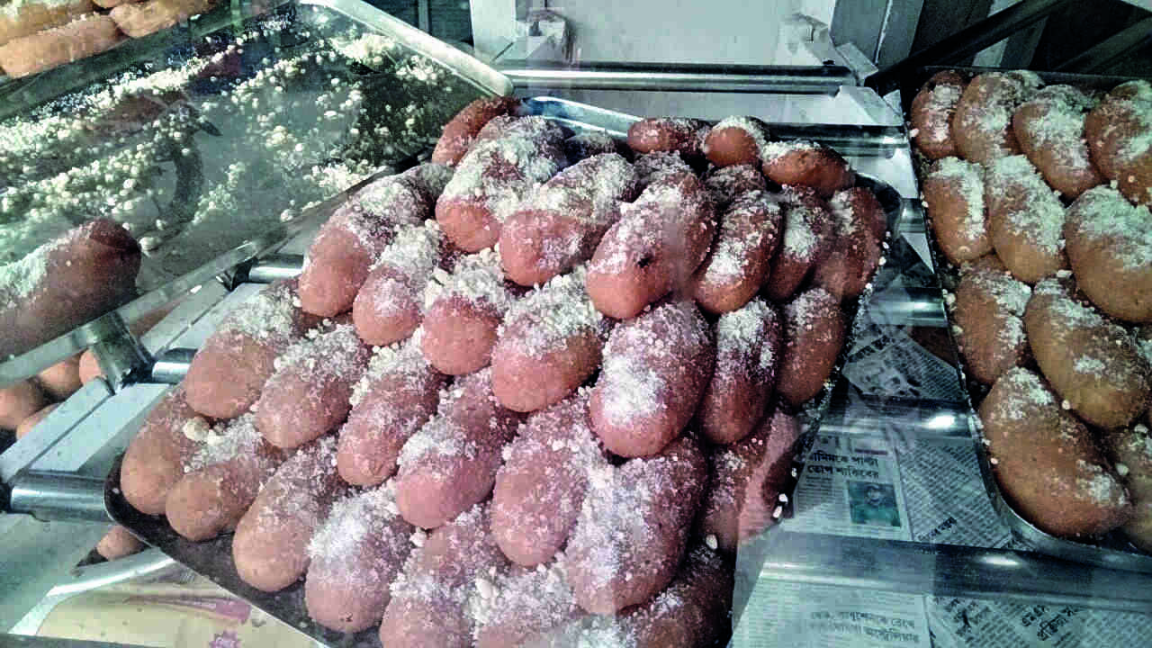 Belakoba’s Pellai Chamcham: Journey of a sweet legacy from Tangail to ...