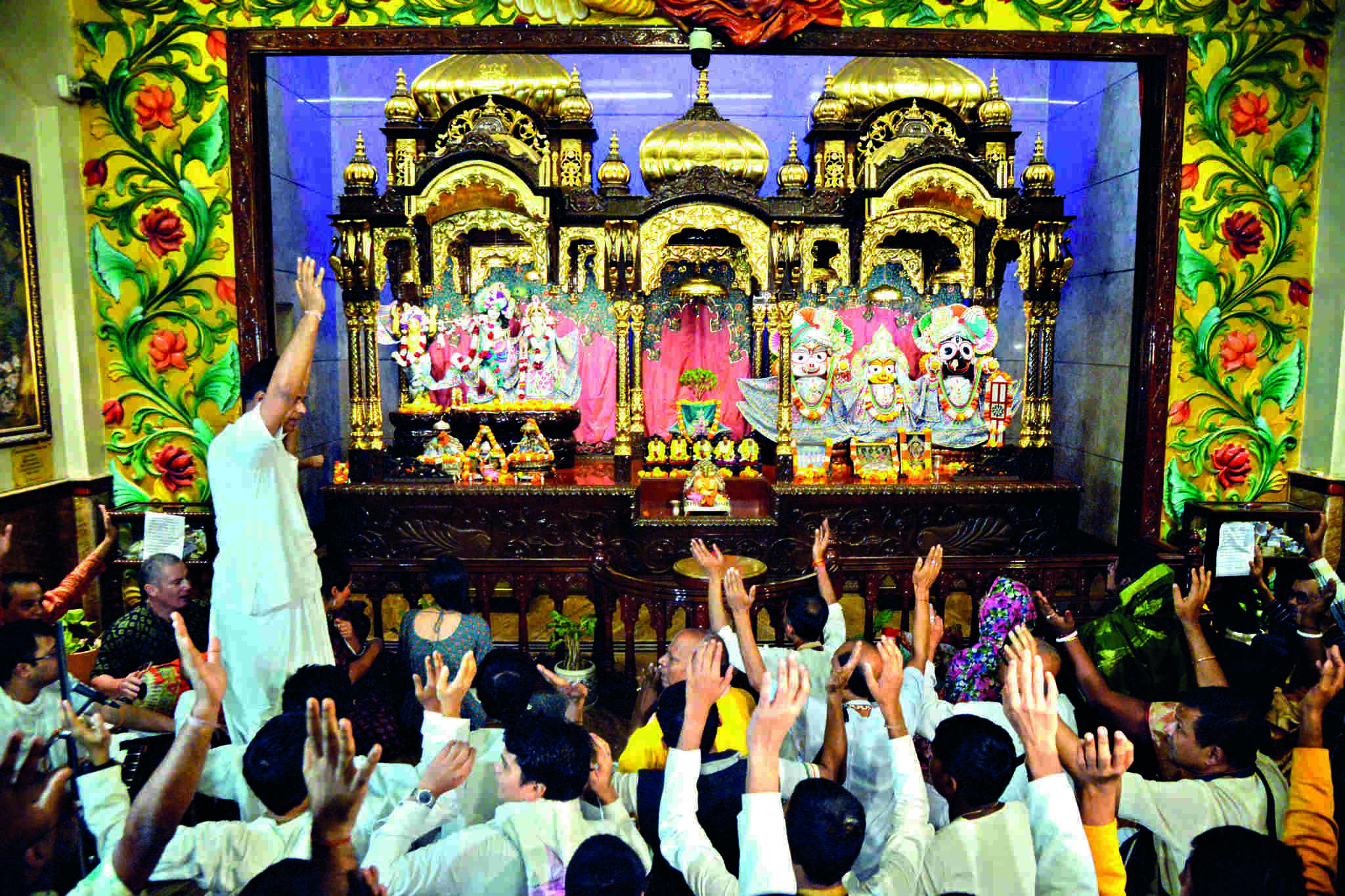Monks protest near Petrapole border over release of spiritual leader