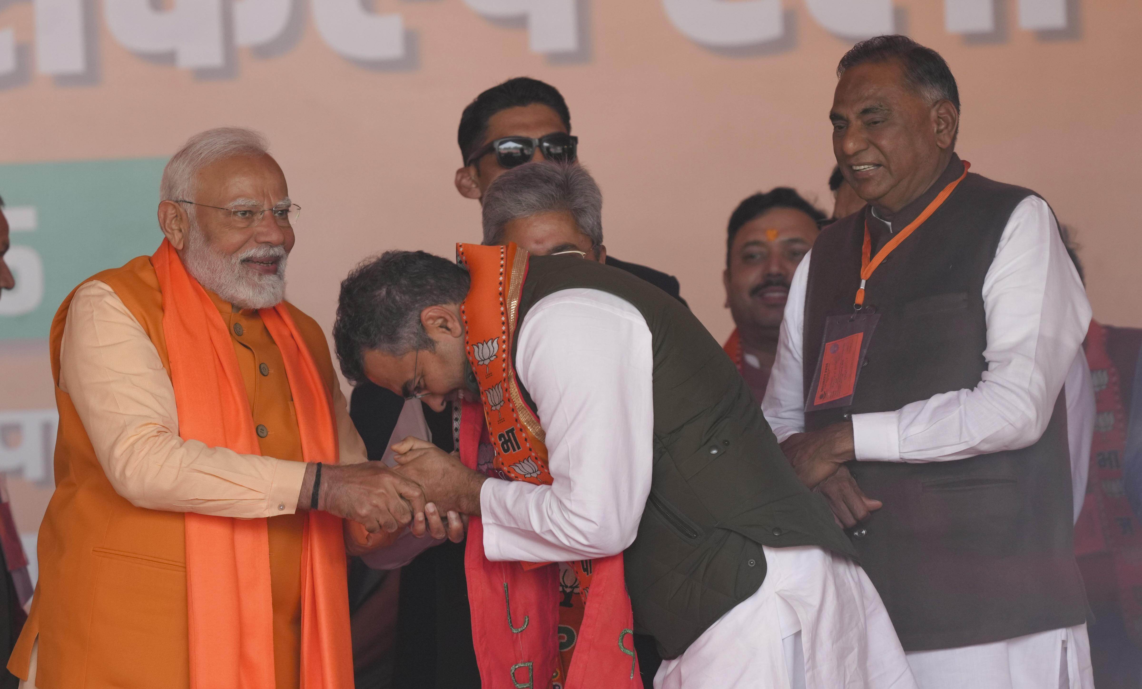 BJP bags five seats, AAP six in Delhi; Parvesh Verma claims victory ...