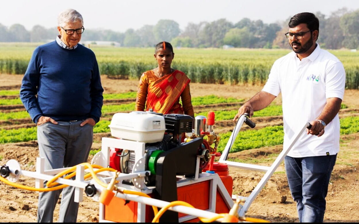 Bill Gates tries his hand at pesticide sprayer made by startup to ease ...