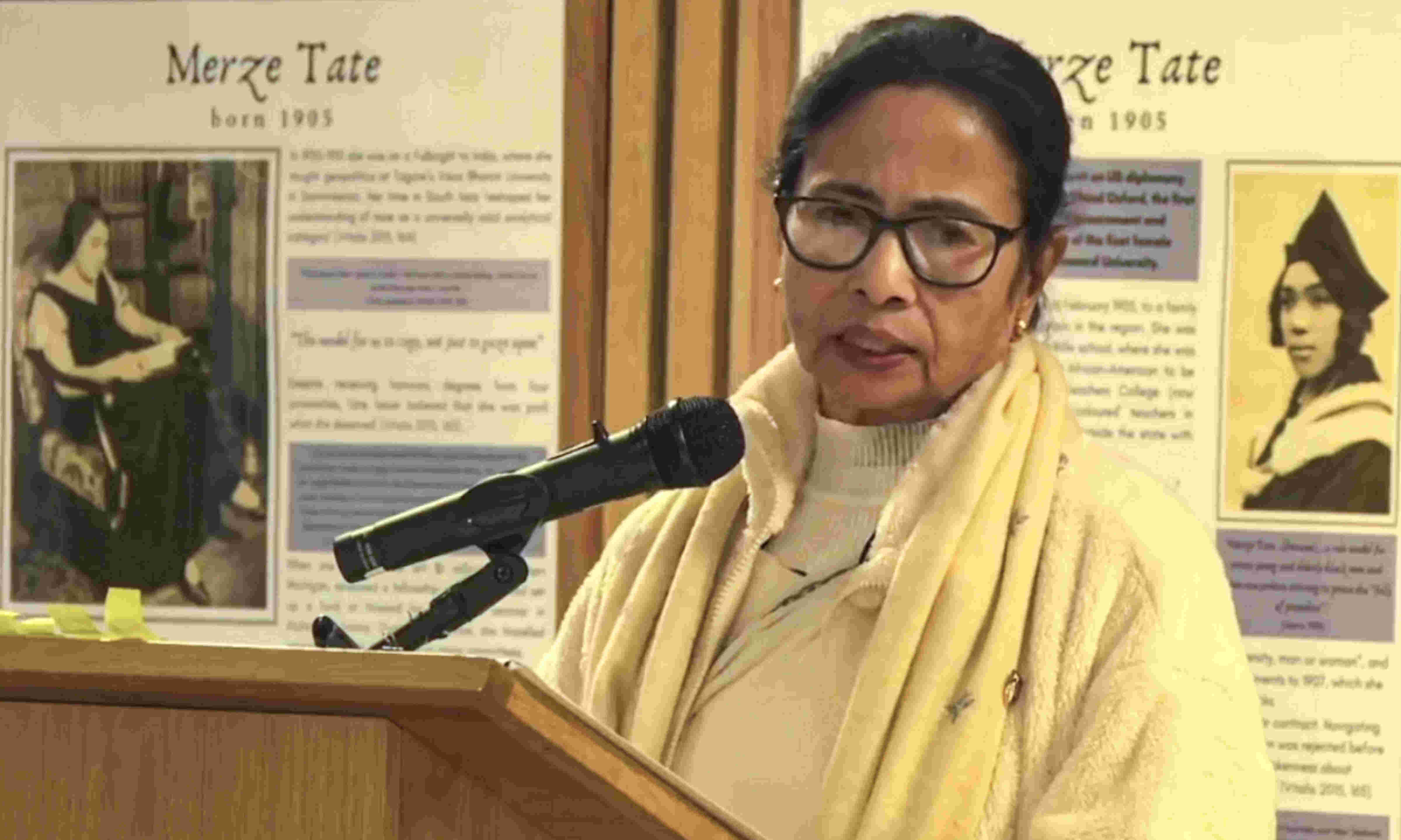 Mamata Banerjee heckled by students during speech at Oxford event