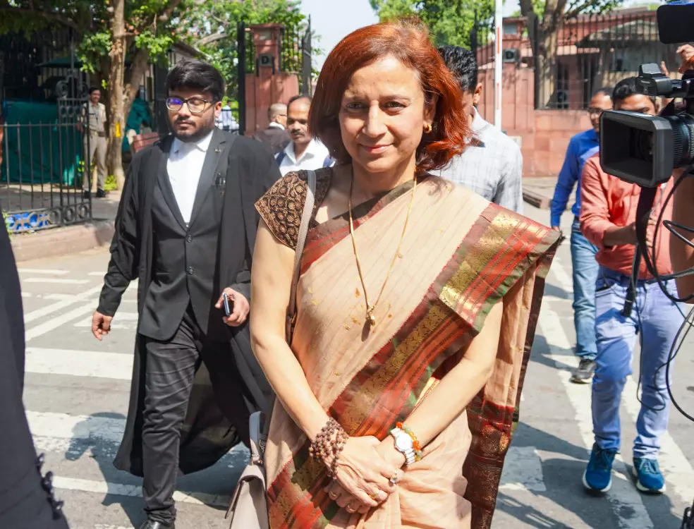 Detaining authority didn't apply mind, relied on irrelevant material ...