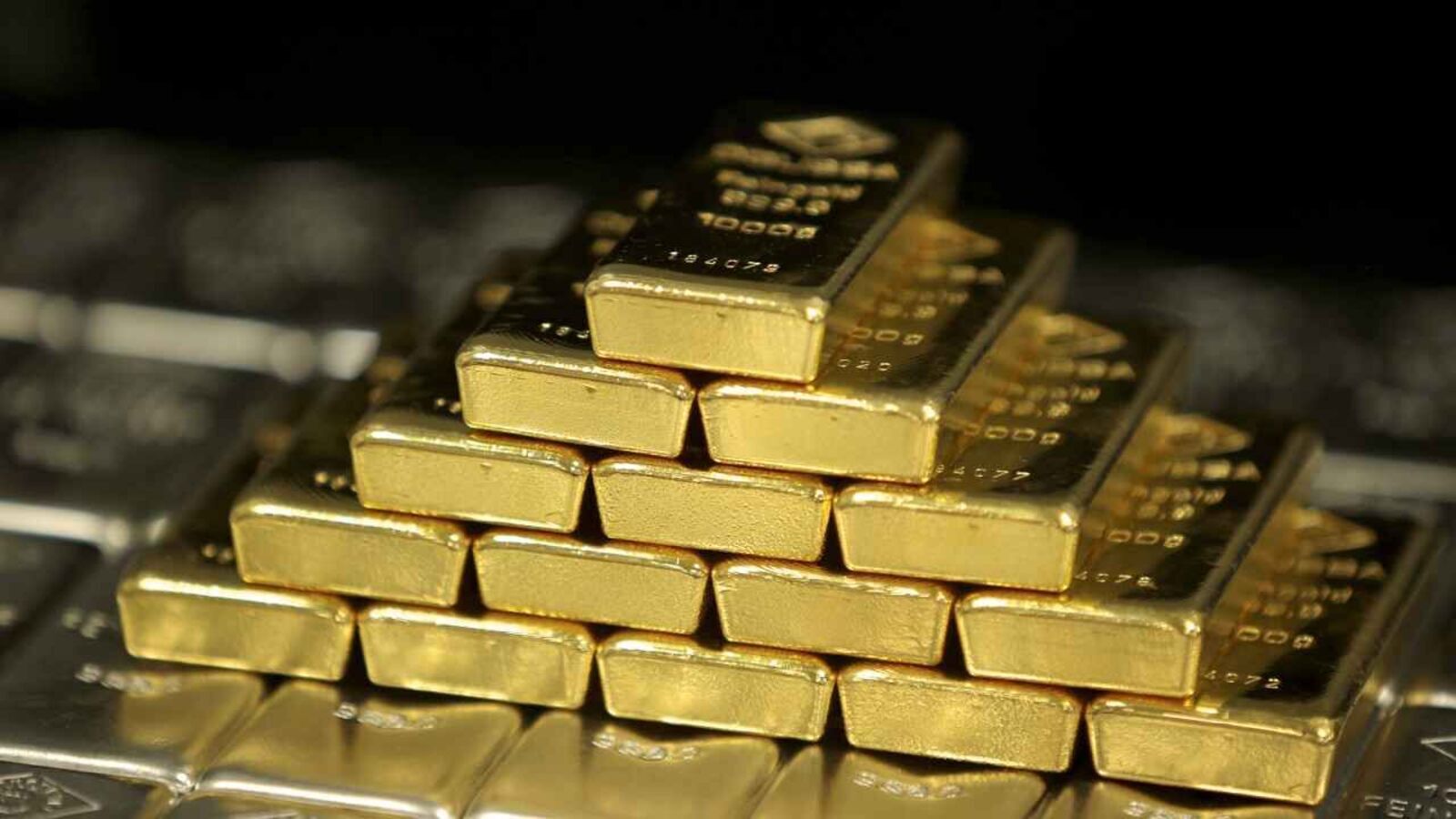 Gold breaches Rs 1.5 lakh/10g-mark; silver surges to record Rs 3.23 lakh/kg